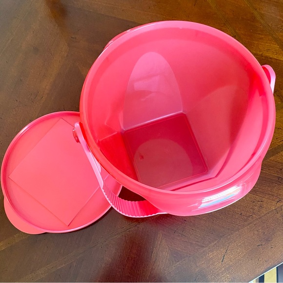 Tupperware | Kitchen | Tupperware Handled Container With Lid | Poshmark